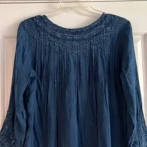 Solitaire | Tops | Hilo Long Sleeve Embroidered Rayon Tunic Top | Poshmark